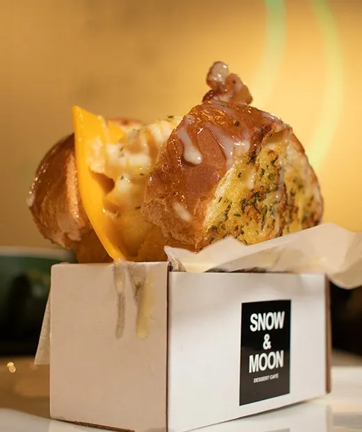 Snow and Moon | We bring paradise to you!